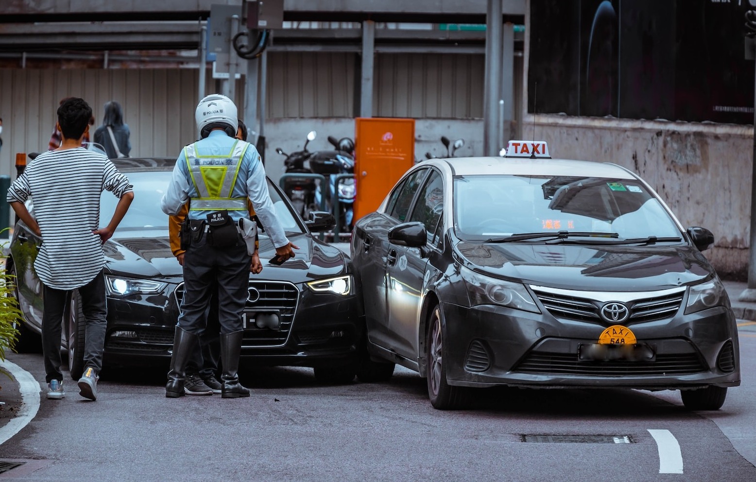 Manhattan, NY Curb Accident Lawyer — Cellino Law